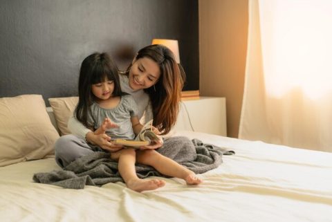 Hari Dongeng Sedunia: Manfaat Mendongeng bagi Perkembangan Anak